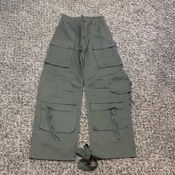 Steve Madden | Pants & Jumpsuits | Steve Madden Cargo Pants Dark Green ...